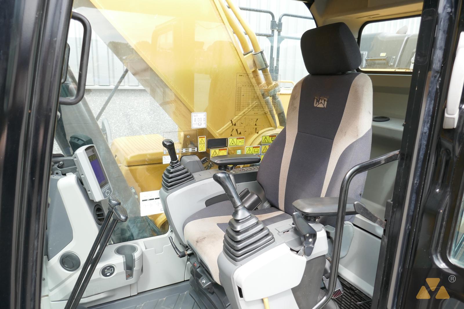 Delta Machinery | Caterpillar 349FL - Counterweight removal device