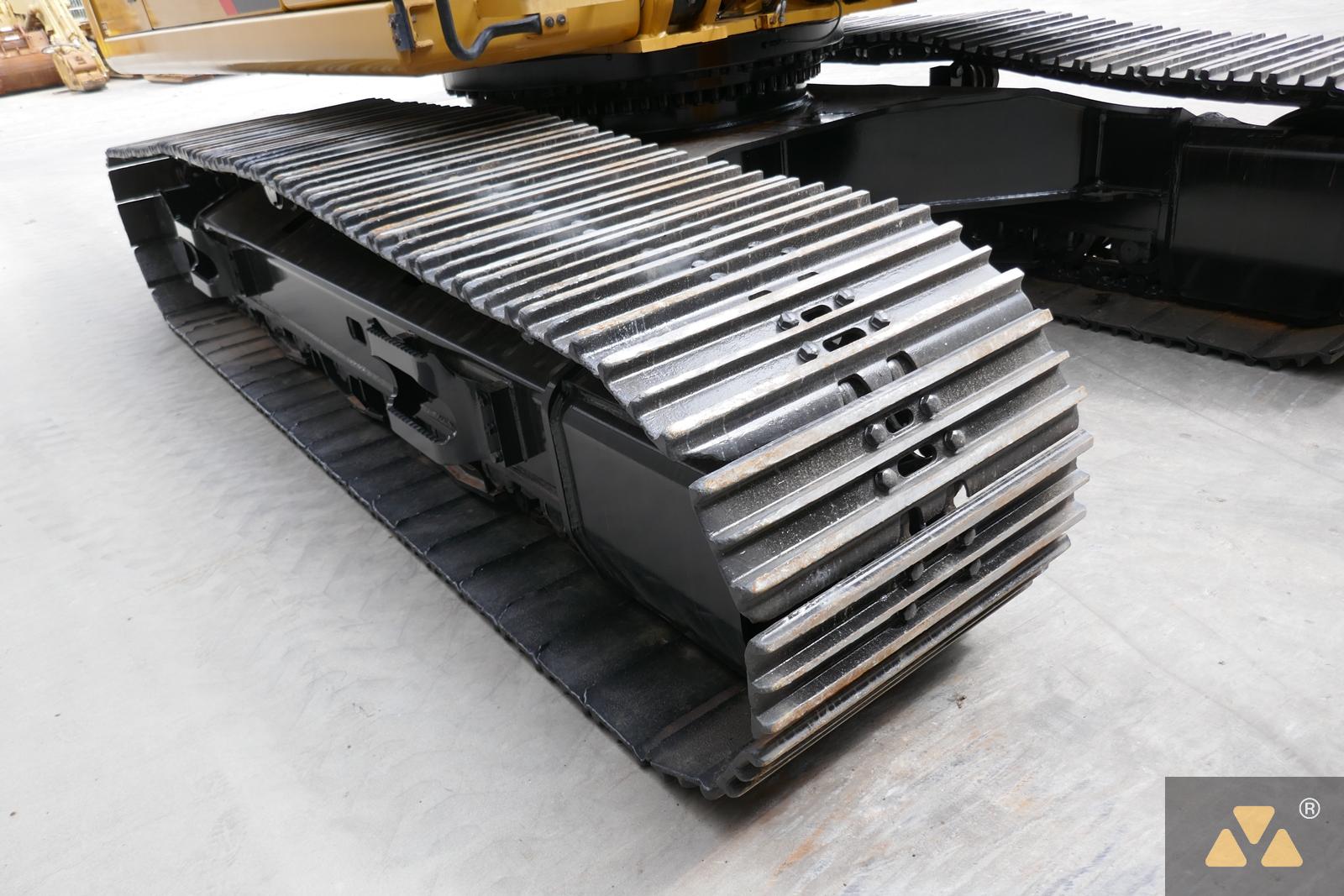 Delta Machinery | Caterpillar 349FL - Counterweight removal device