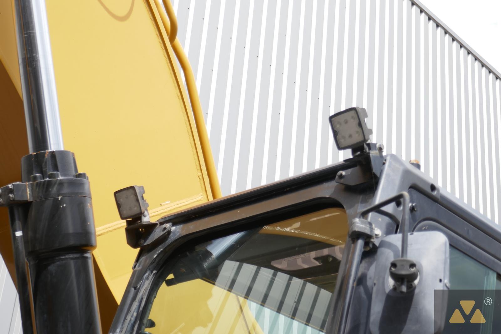 Delta Machinery | Caterpillar 349FL - Counterweight removal device