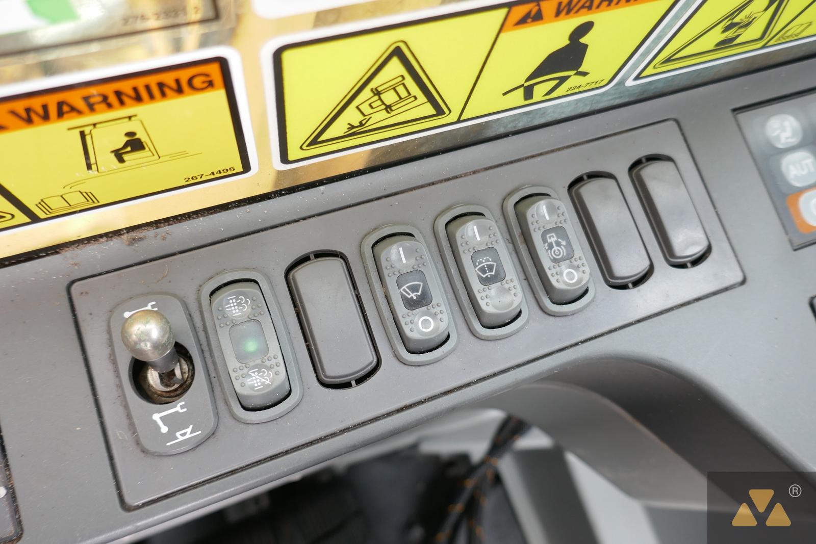 Delta Machinery | Caterpillar 349FL - Counterweight removal device