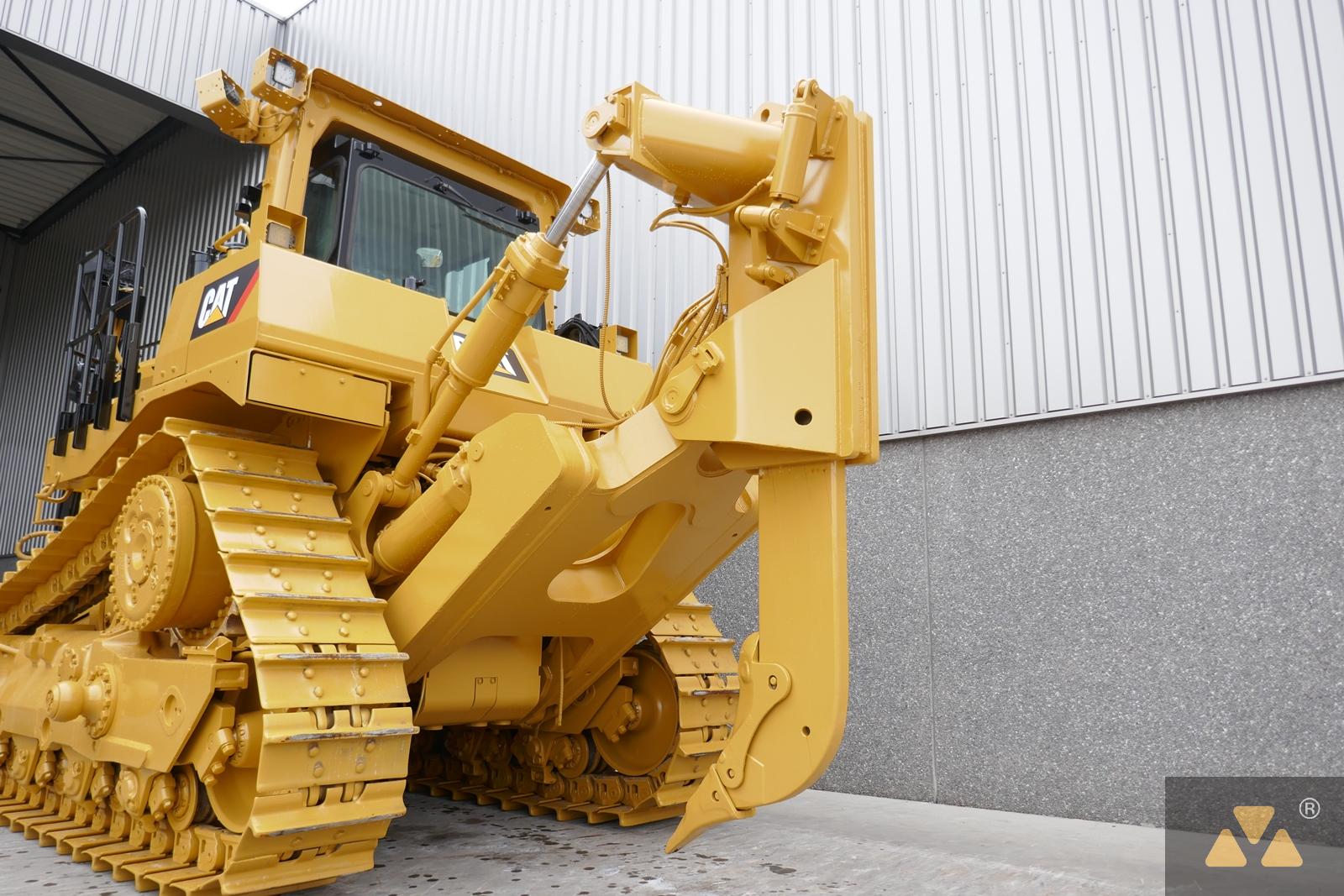 Delta Machinery | Caterpillar D9T - 8.550 Idle hours - Single Shank Ripper