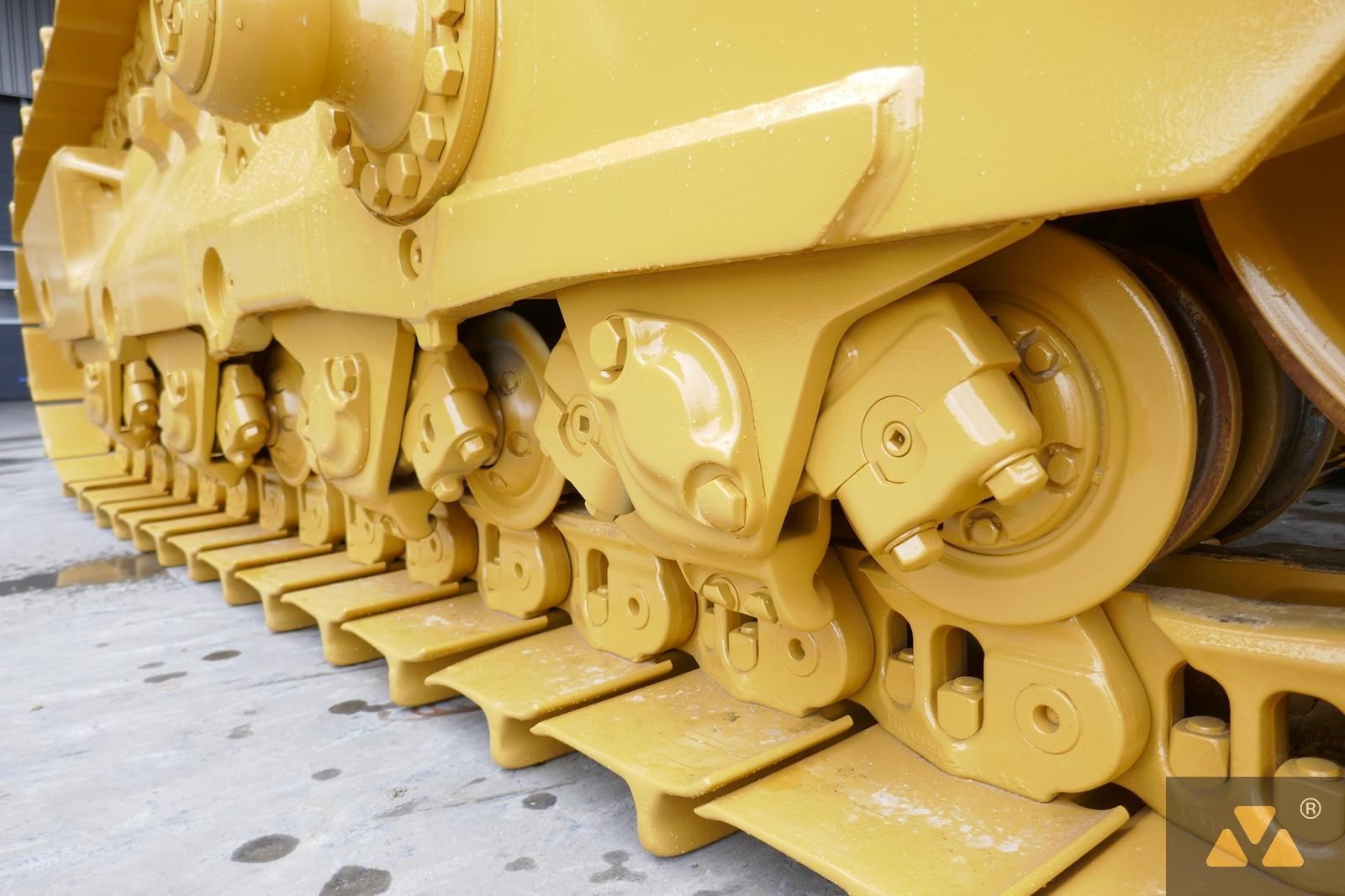 Delta Machinery | Caterpillar D9T - 8.550 Idle hours - Single Shank Ripper