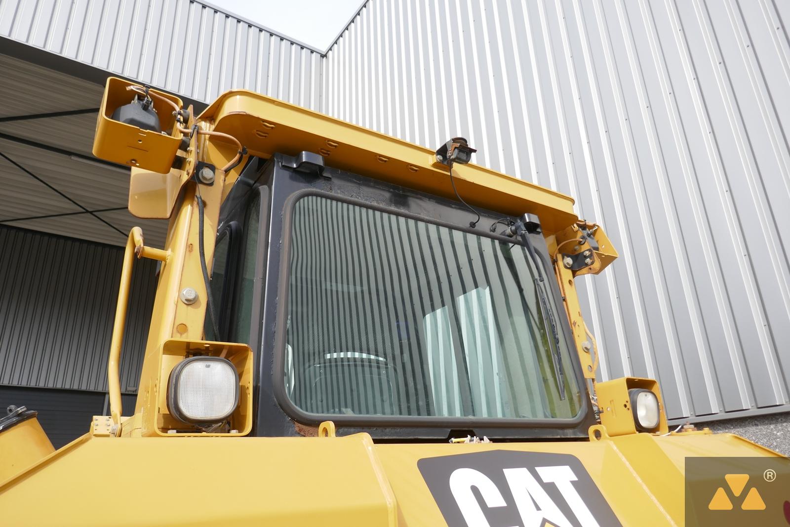 Delta Machinery | Caterpillar D6T LGP - Cat Grade Control - Cat C9 Tier 3
