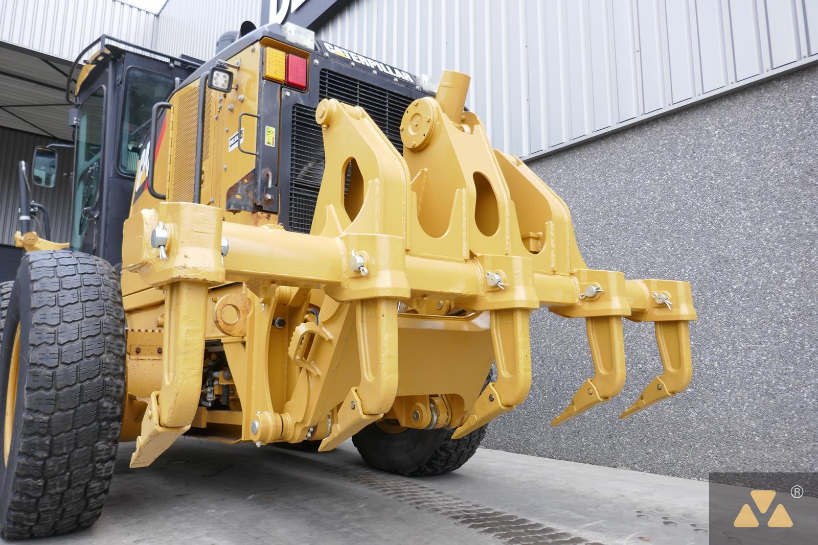 Delta Machinery | Caterpillar 140M - Ex-Government machine - VHP Plus ...