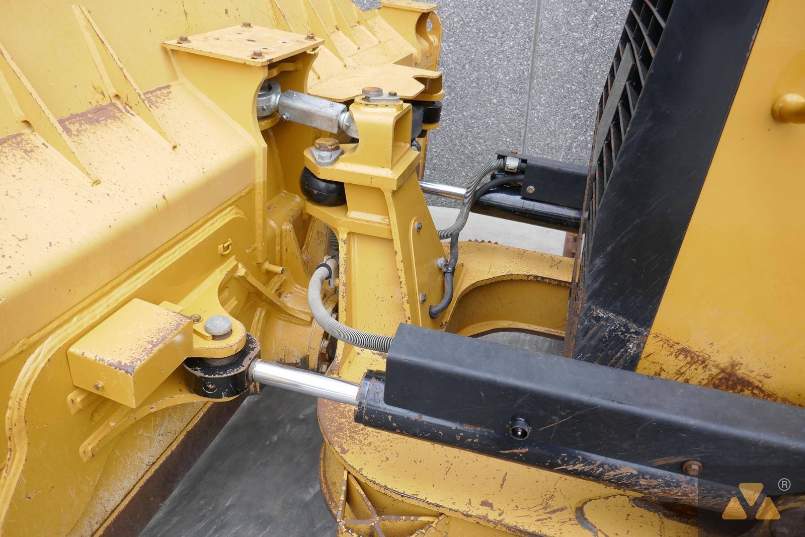 Delta Machinery | Caterpillar D6K2 LGP - VPAT Blade - Cat Grade Control