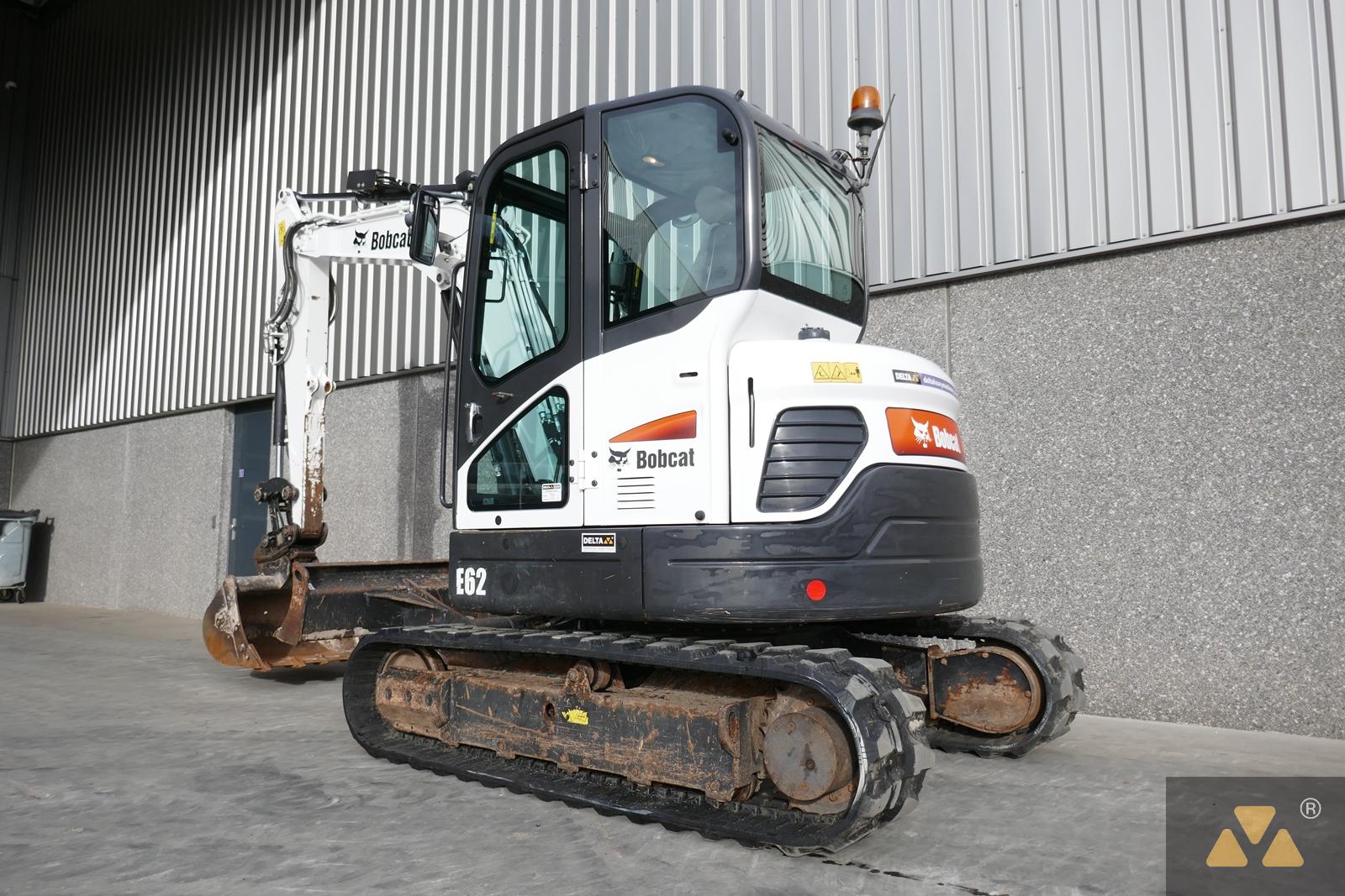 Delta Machinery | Bobcat E62 - Swing boom - Quick coupler - 3 Buckets