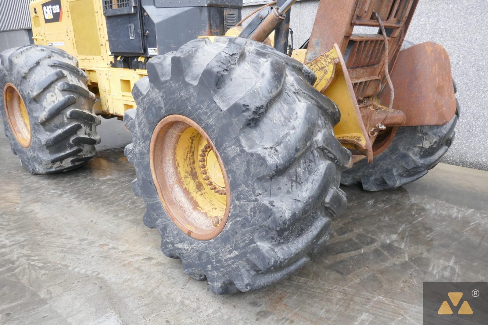 Delta Machinery | Caterpillar 525D - Dual arch grapple - Winch - Dozer ...