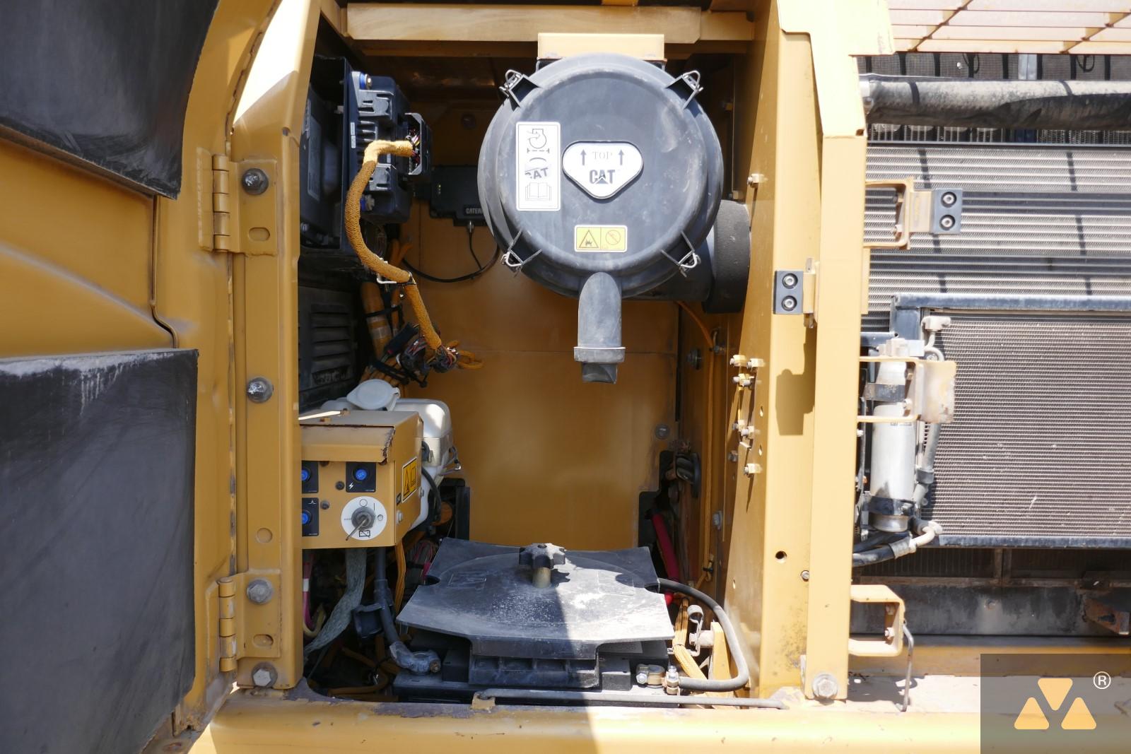 Delta Machinery | Caterpillar 320DL - Hammer lines - Quick coupler ...