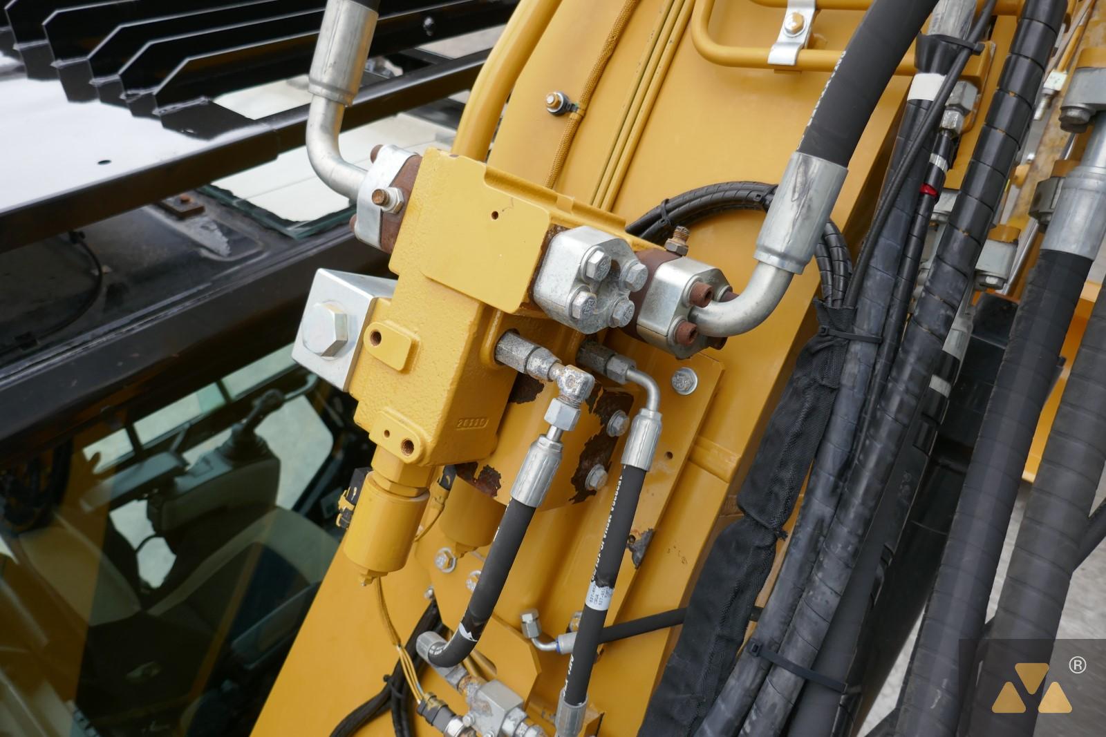 Delta Machinery | Caterpillar 325F LCR - FOPS - Hammer lines - EPA/CE