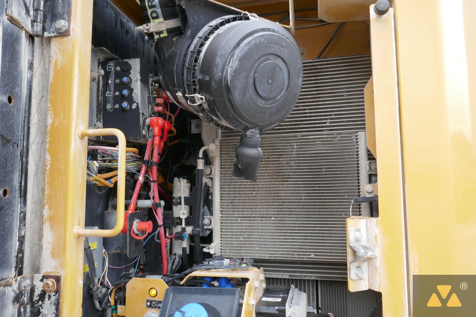 Delta Machinery | Caterpillar 325F LCR - FOPS - Hammer lines - EPA/CE