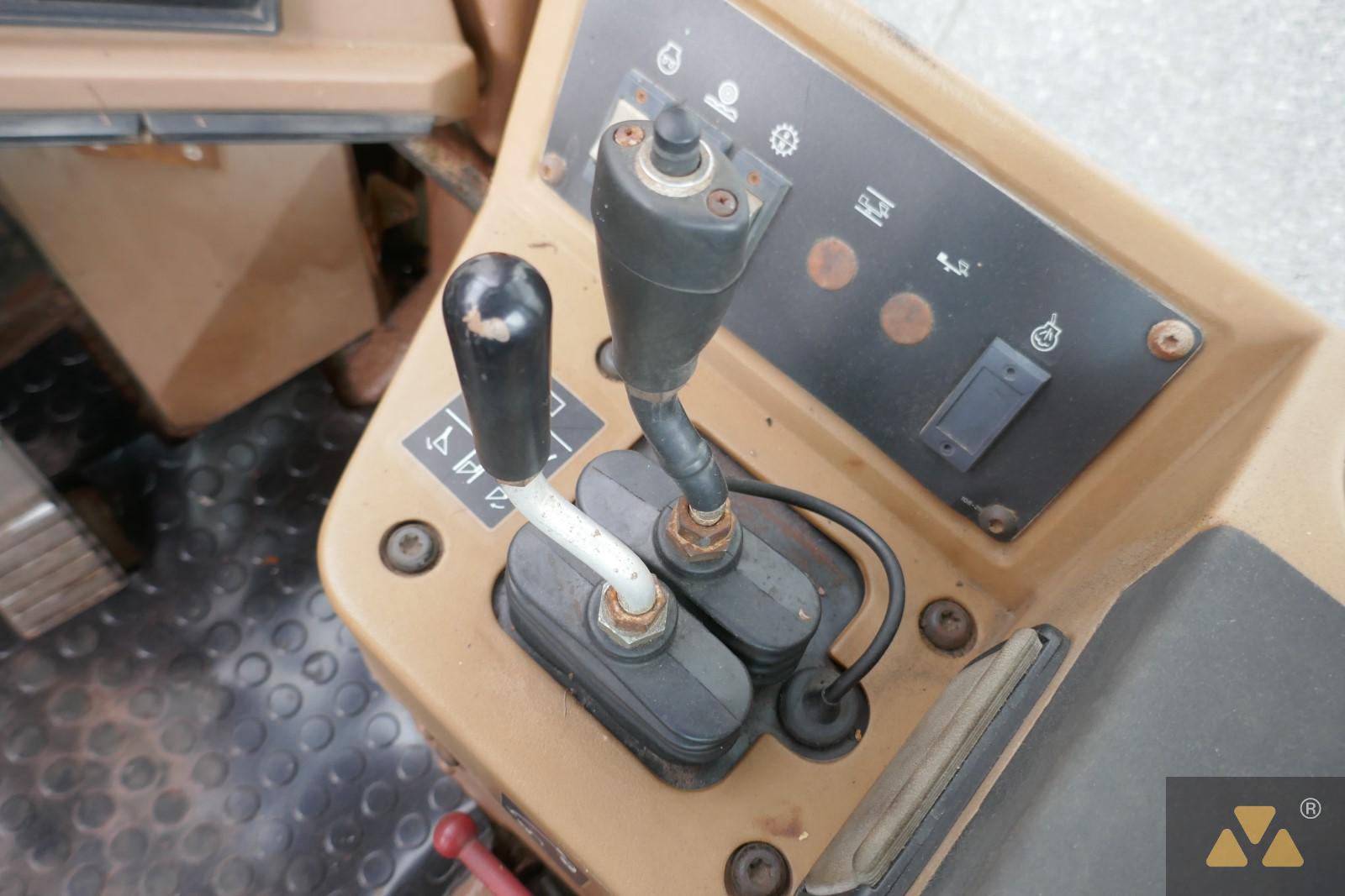 Delta Machinery | Caterpillar 950F II Ex-army - Ride Control - Michelin ...