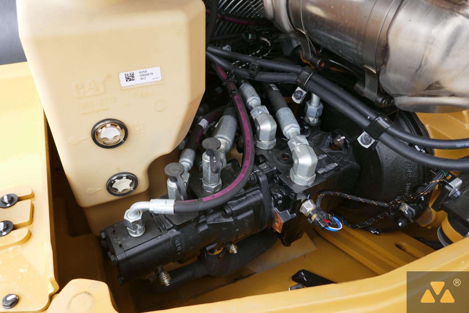 Delta Machinery | Caterpillar 908 - NEW - EPA/CE - 40KM - Bucket and Forks