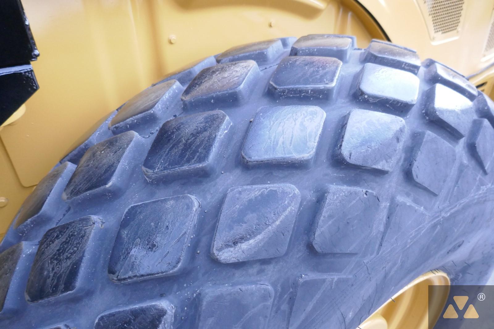 Delta Machinery | Caterpillar CS76 XT - 18,800 Kg Operating weight - Airco