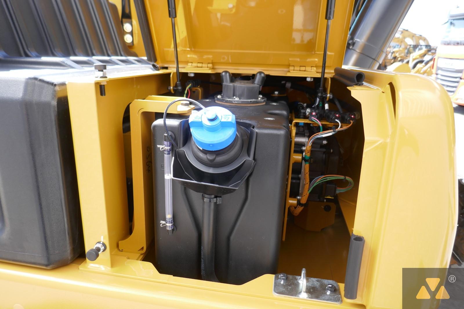 Delta Machinery | Caterpillar 330 - NEW - EPA - Hammer lines - Grade ...