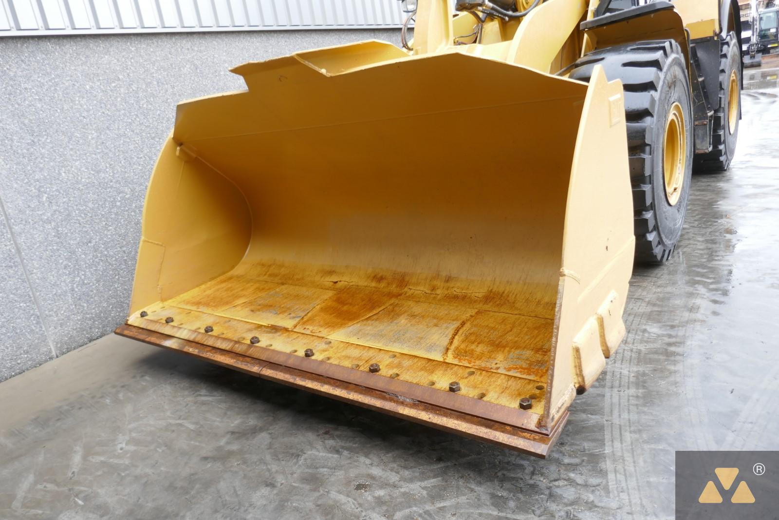 Delta Machinery | Caterpillar 966M - Made in Belgium - Central grease ...