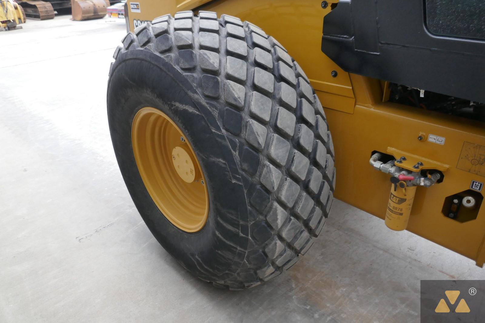 Delta Machinery | Caterpillar CS12GC - 12,609 Kg Operating weight - A/C ...