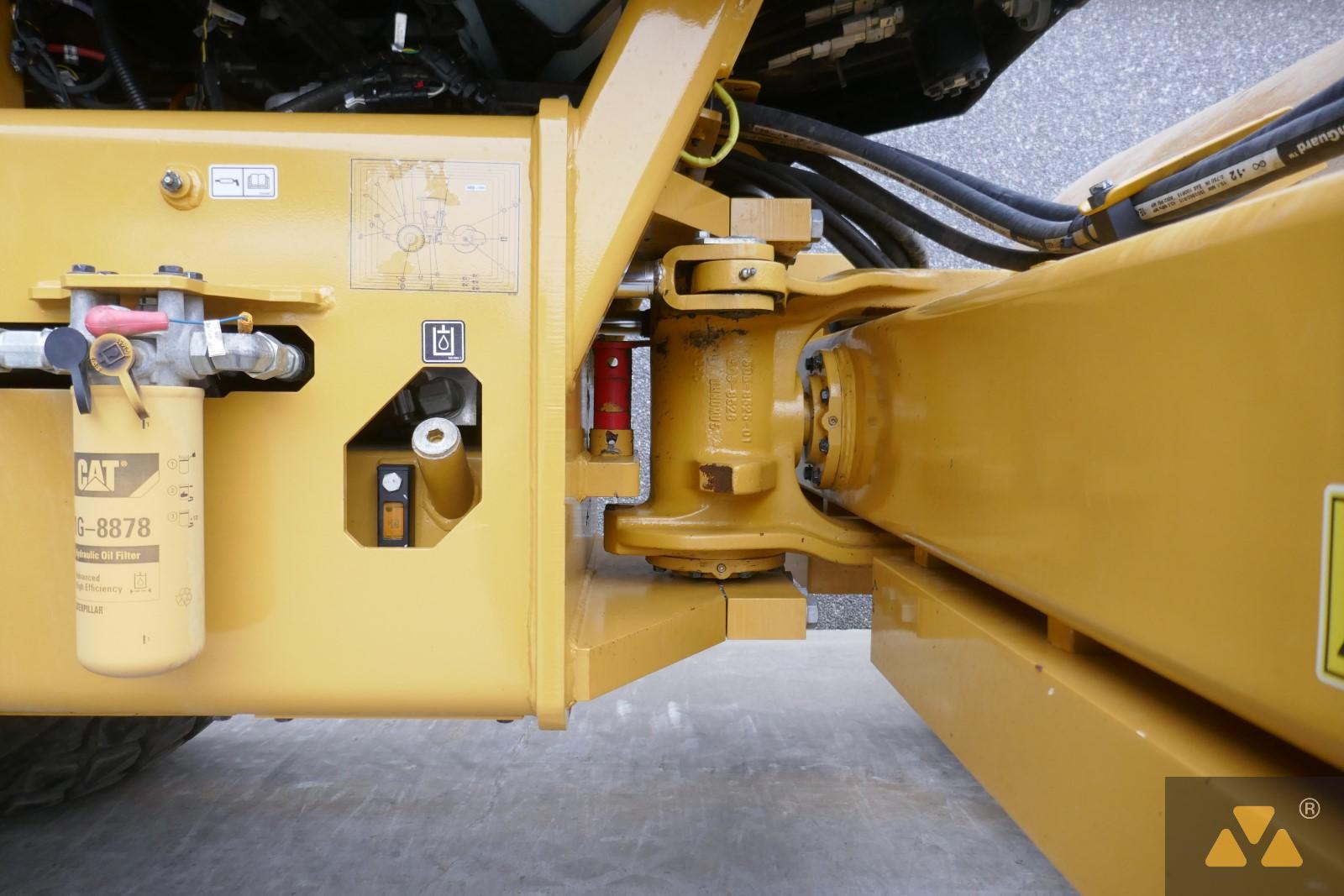 Delta Machinery | Caterpillar CS12GC - 12,609 Kg Operating weight - A/C ...