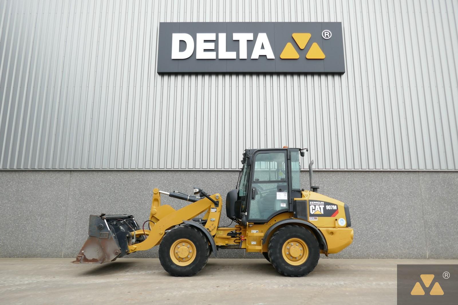 Delta Machinery | Caterpillar 907M - CE/EPA - 4-in-1 Cat bucket and forks
