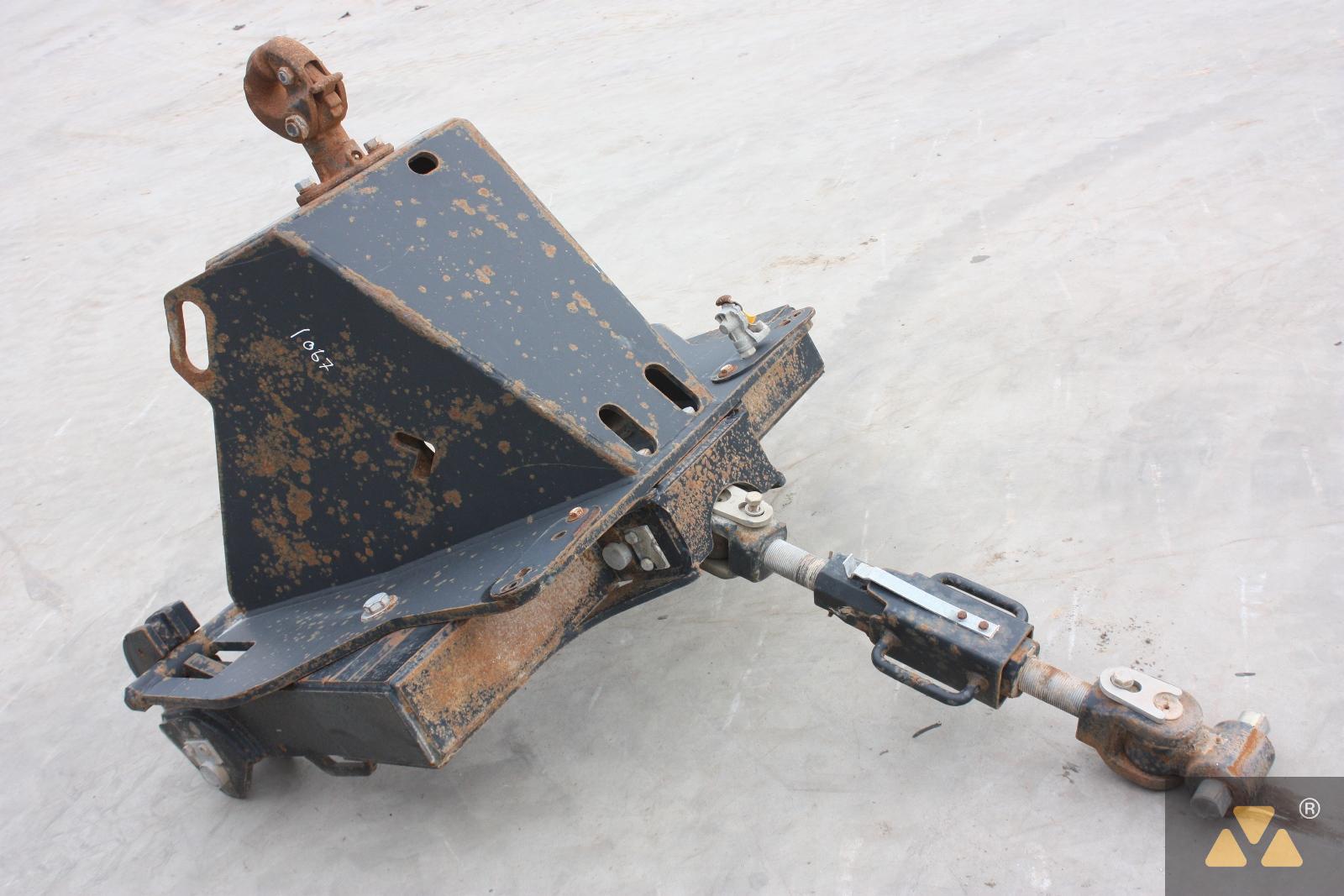 Delta Machinery | Grouser Drawbar 3-point hitch