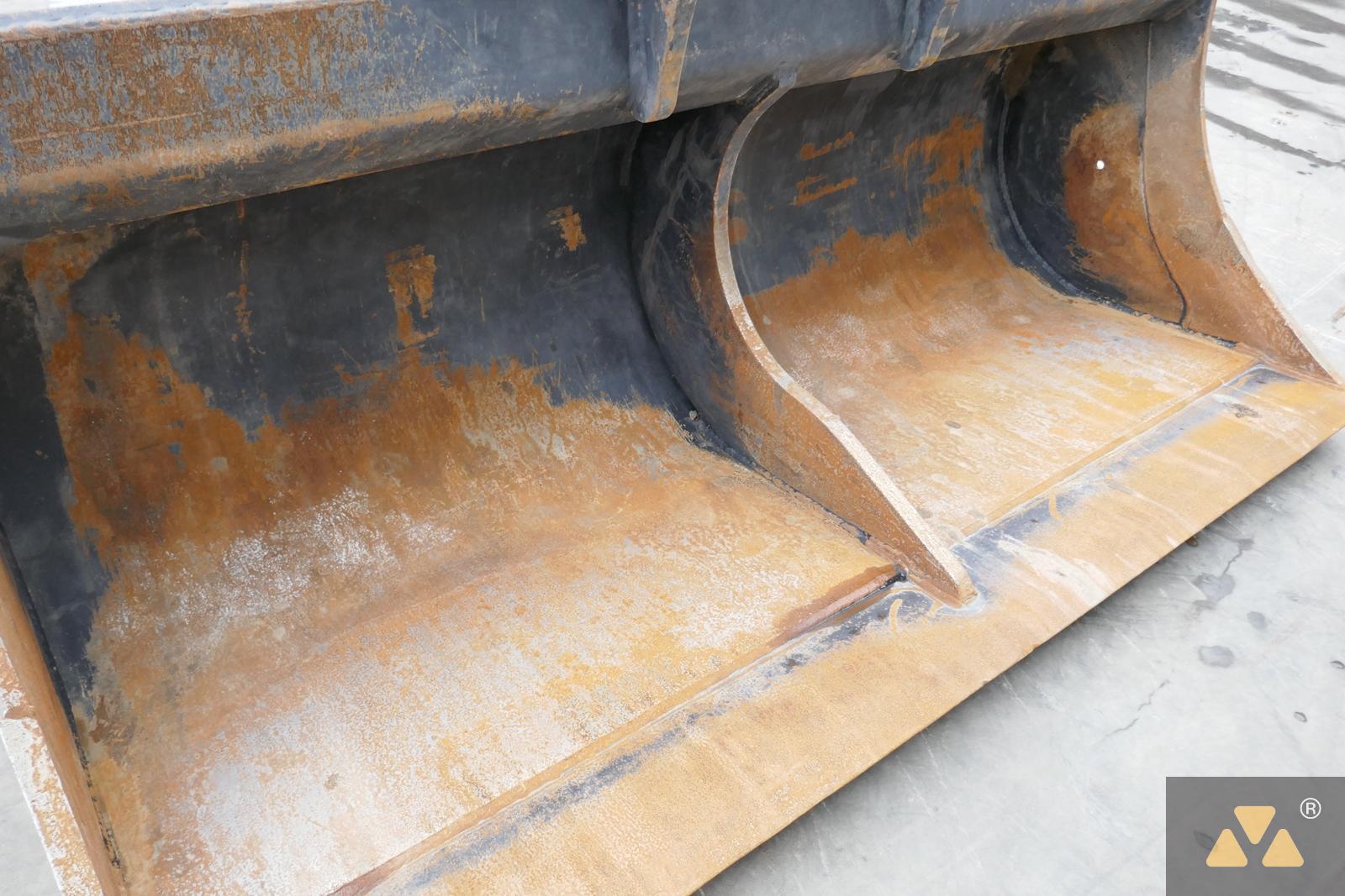 Delta Machinery | R&M Cat 336 Bucket - Cat DB Linkage