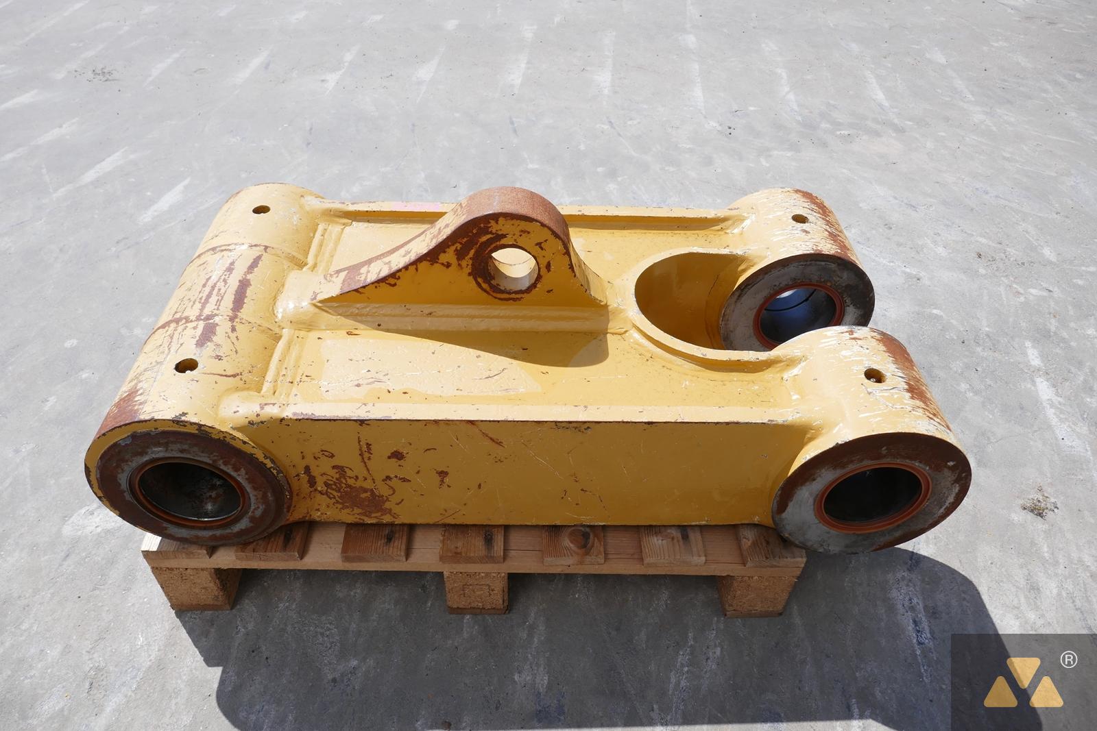 Delta Machinery | Caterpillar Linkage AS-Bucket - Original Caterpillar ...