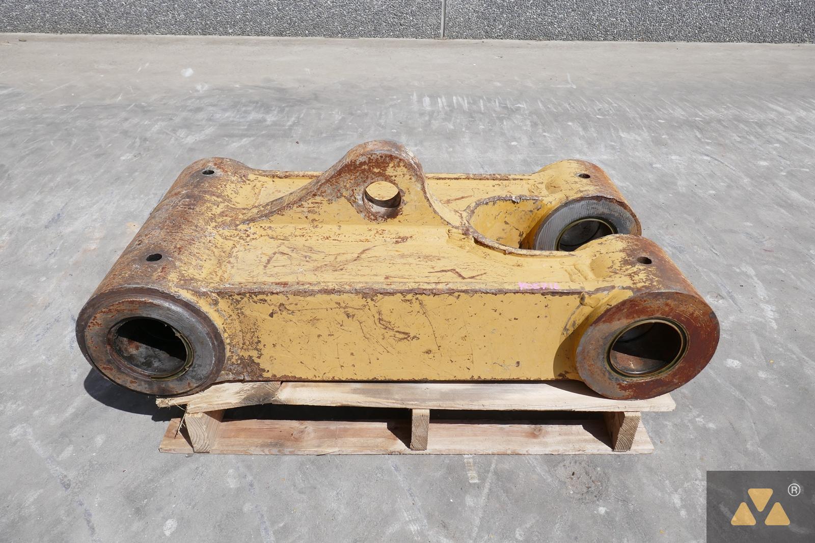 Delta Machinery | Caterpillar Linkage AS-Bucket - Original Caterpillar ...