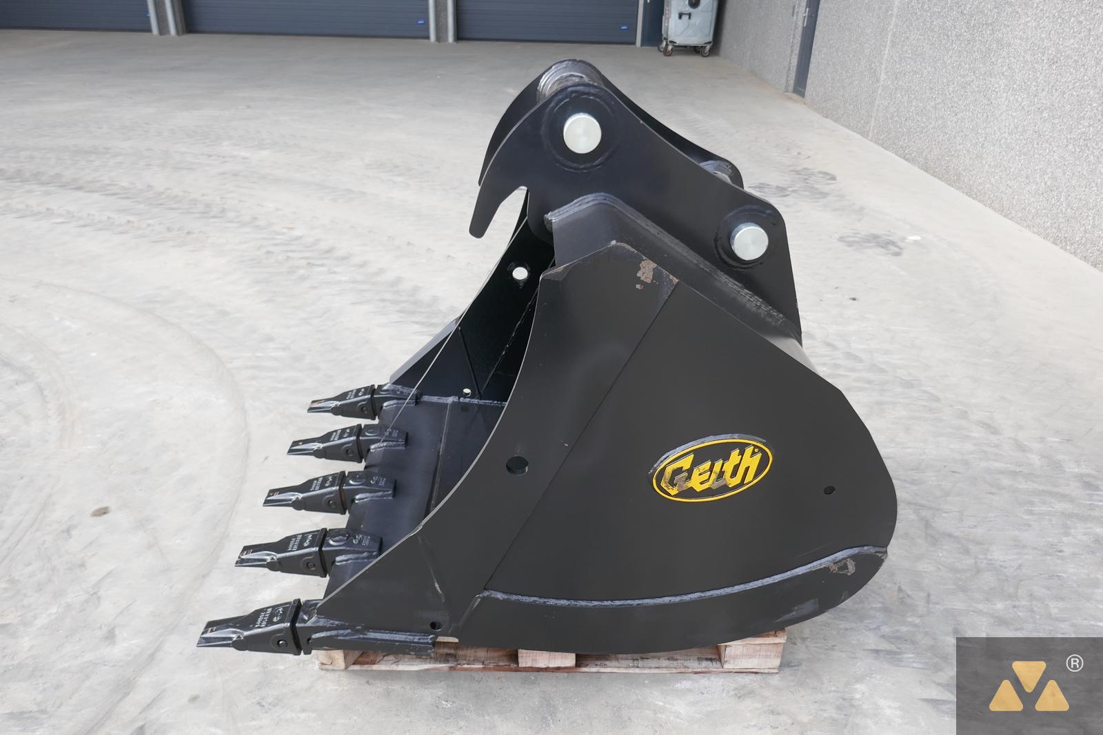 Delta Machinery | Geith Bucket 48" - NEW - 20-30 Ton excavator